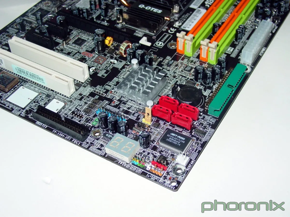 [Phoronix] Abit AW8 (i955X) Image (Abit Aw8 Bottom)