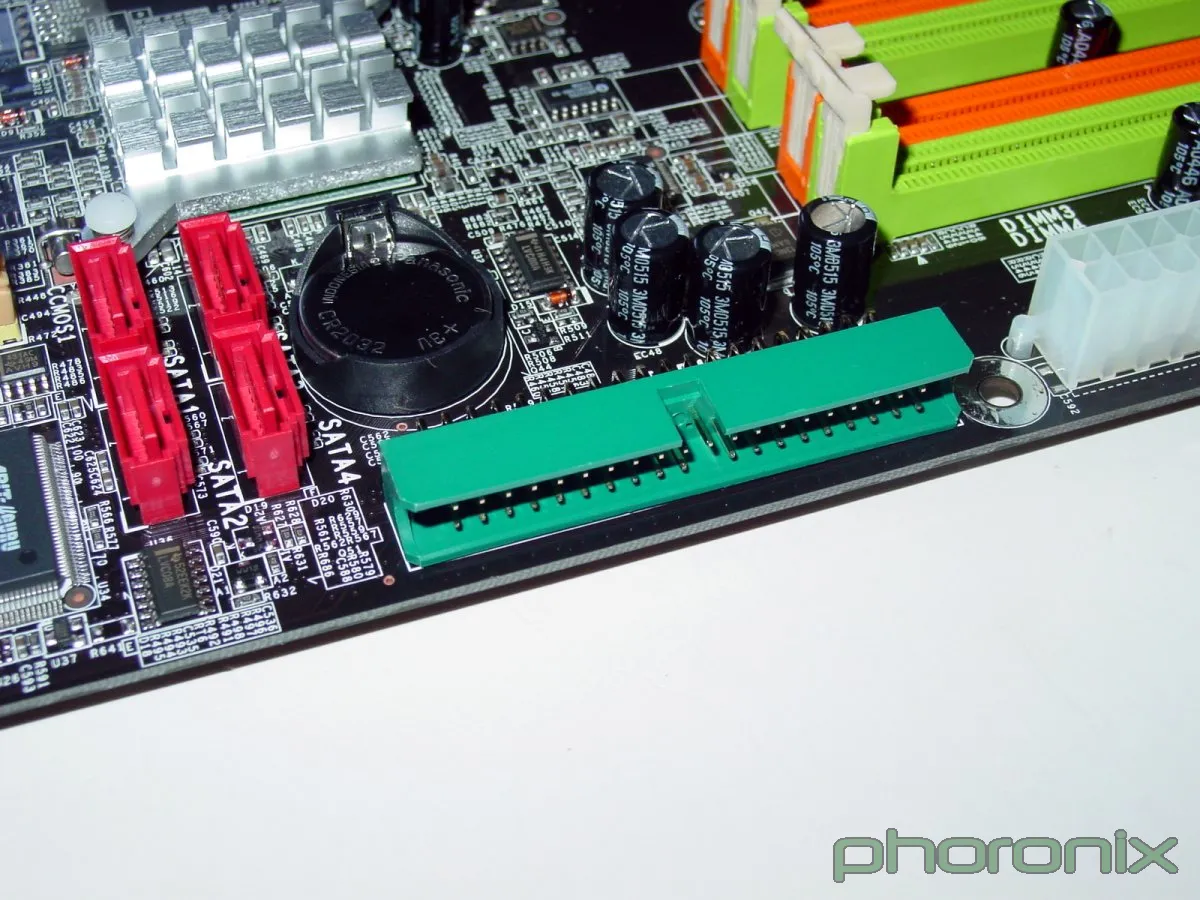 [Phoronix] Abit AW8 (i955X) Image (Abit Aw8 Ide)