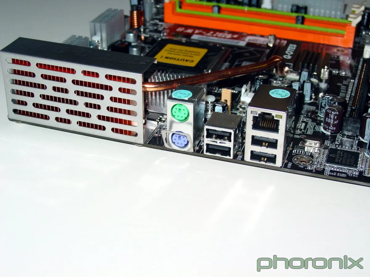 [Phoronix] Abit AW8 (i955X) Image (Abit Aw8 Io)