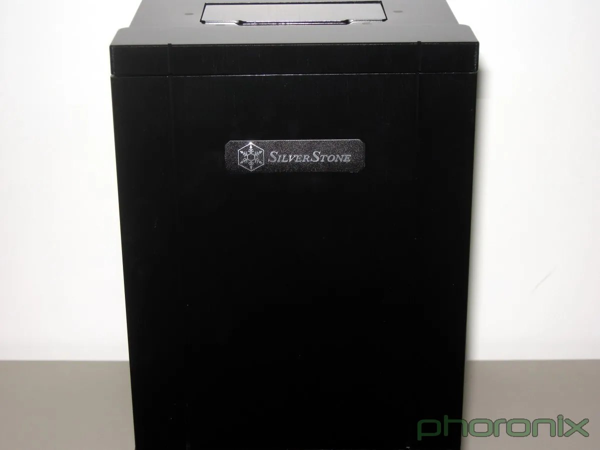 [Phoronix] SilverStone Temjin TJ10 Image (Silverstone Tj10 Front)