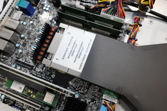 AMD EPYC 4004 Benchmarks: Outperforming Intel Xeon E-2400 With ...