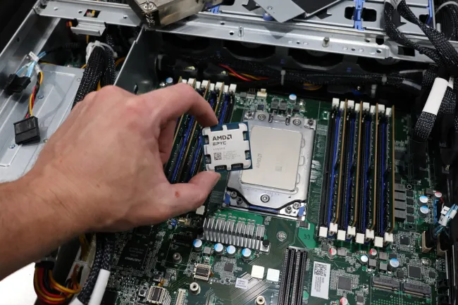 Performance & Power Of The Low-Cost EPYC 4005 "Grado" vs. Original EPYC ...