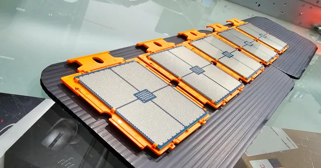 Intel Linux Optimizations Help AMD EPYC "Genoa" Improve Scaling To 384 Threads - Phoronix