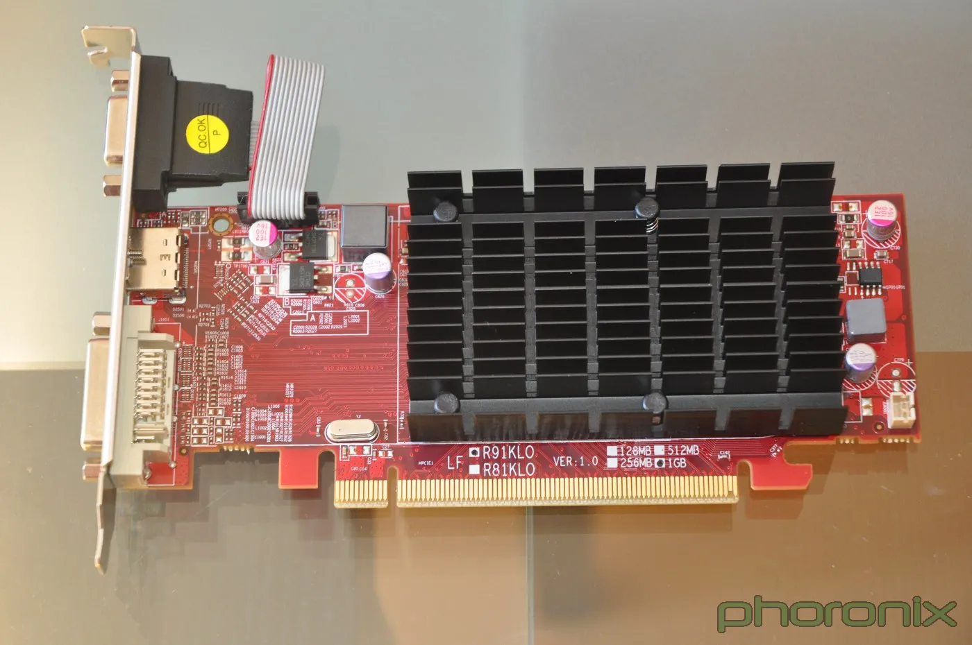 [Phoronix] AMD Radeon HD 6450 Image (Powercolor Hd6450 Card1)