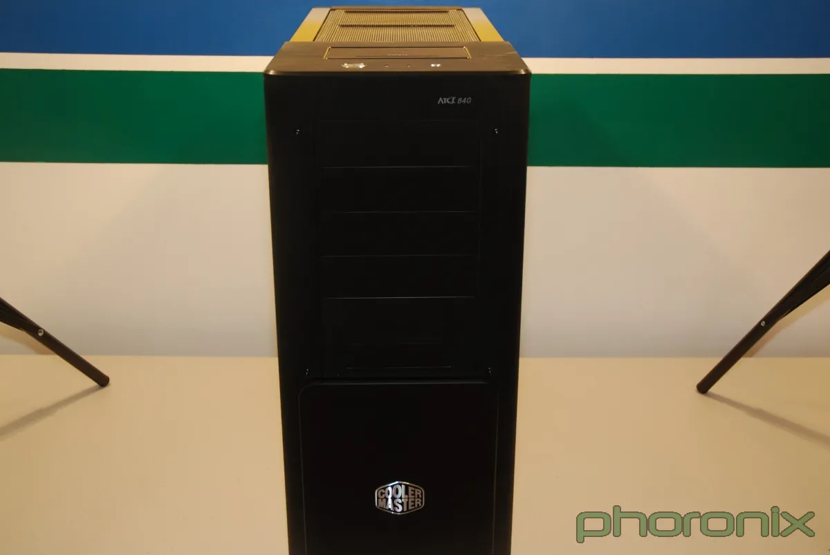 [Phoronix] Cooler Master ATCS 840 EATX Image (Cm 840 Front)