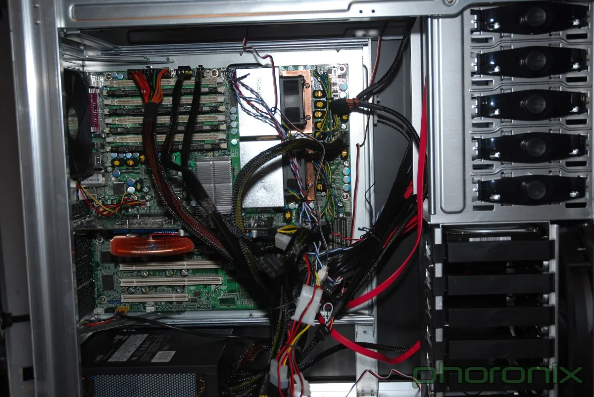 [Phoronix] Cooler Master ATCS 840 EATX Image (Cm 840 Sys5)