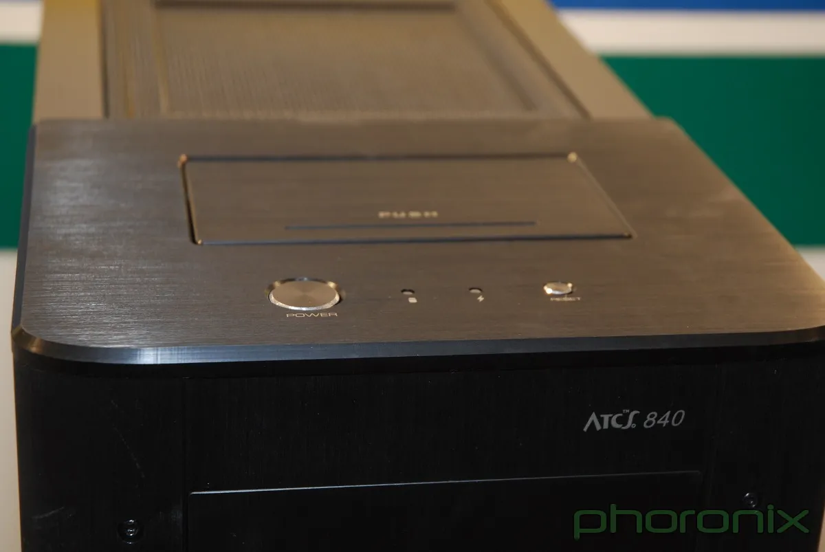 [Phoronix] Cooler Master ATCS 840 EATX Image (Cm 840 Top)