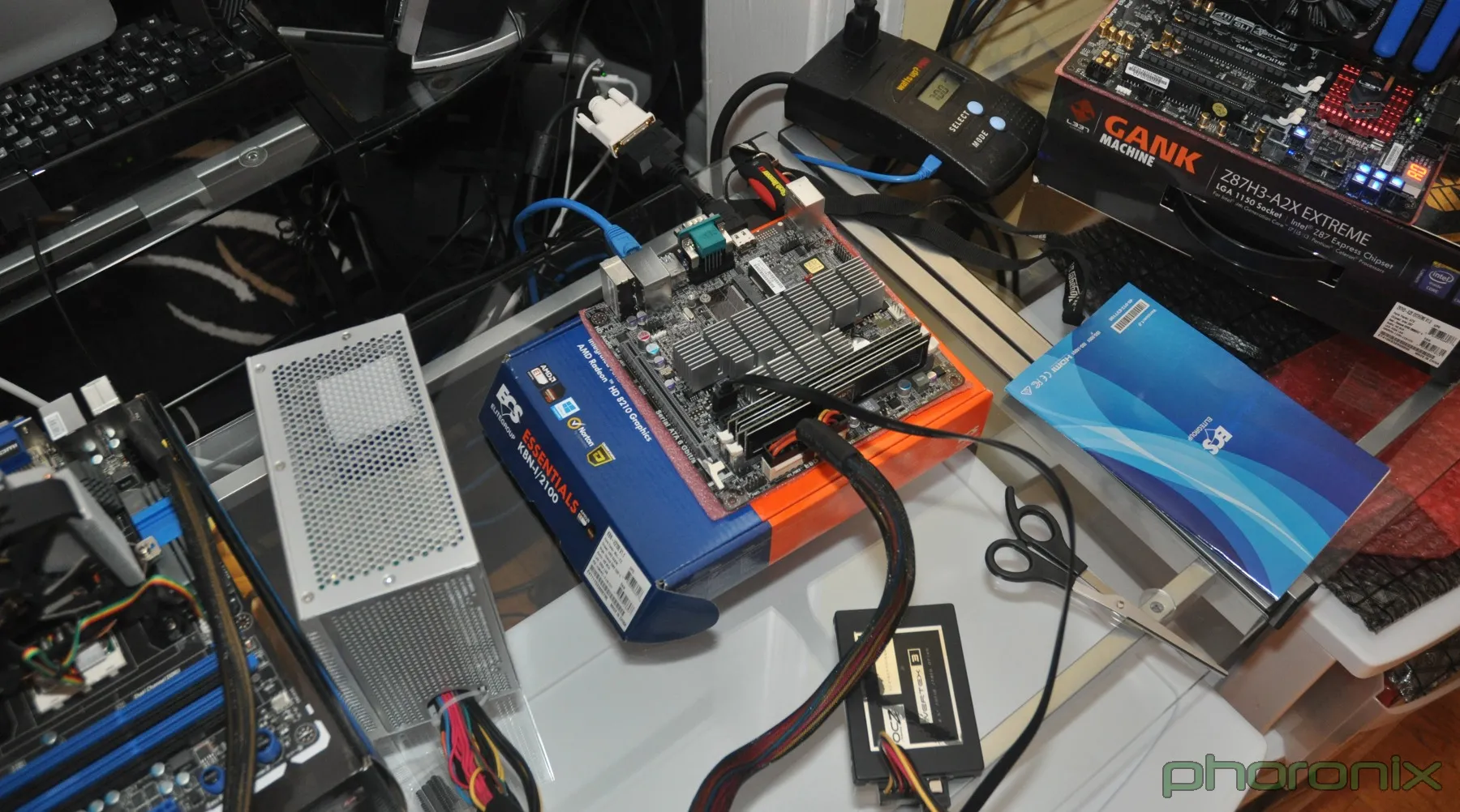 [Phoronix] ECS KBN-I + AMD E1-2100 "Kabini" APU Image (Ecs Kabini Sys1)