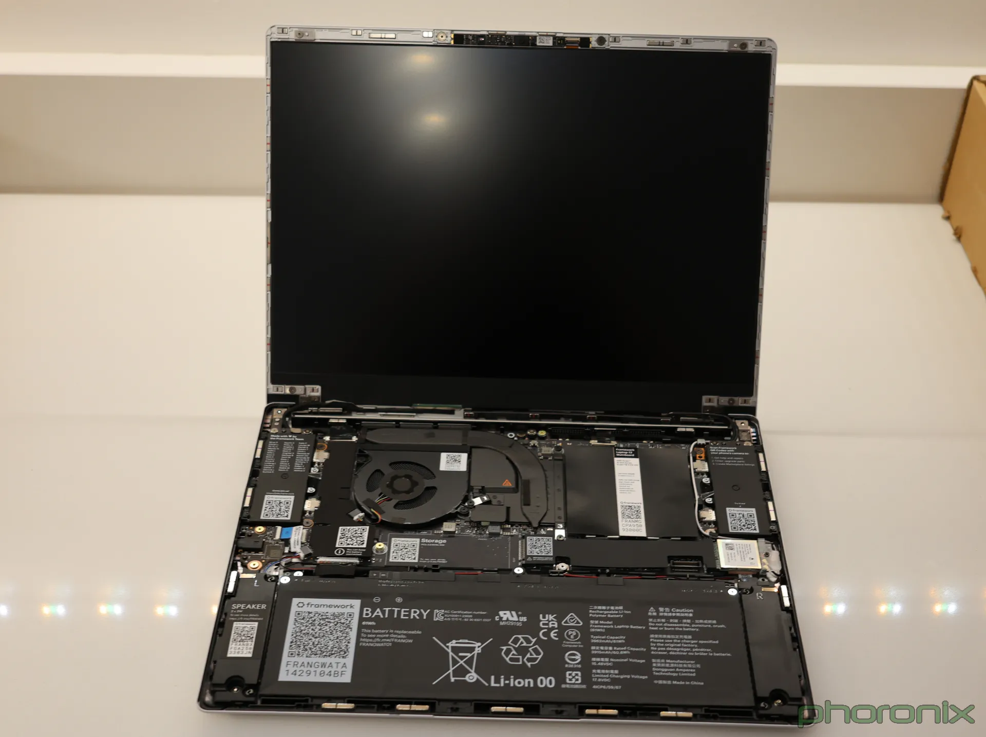 [Phoronix] Framework 13 With AMD Ryzen AI 300 Series "Strix Point ...