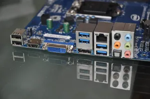 Intel DH87RL Haswell H87 Review - Phoronix