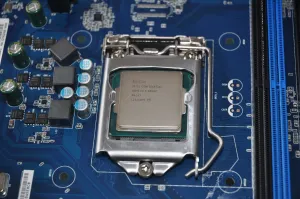 Intel DH87RL Haswell H87 Review - Phoronix