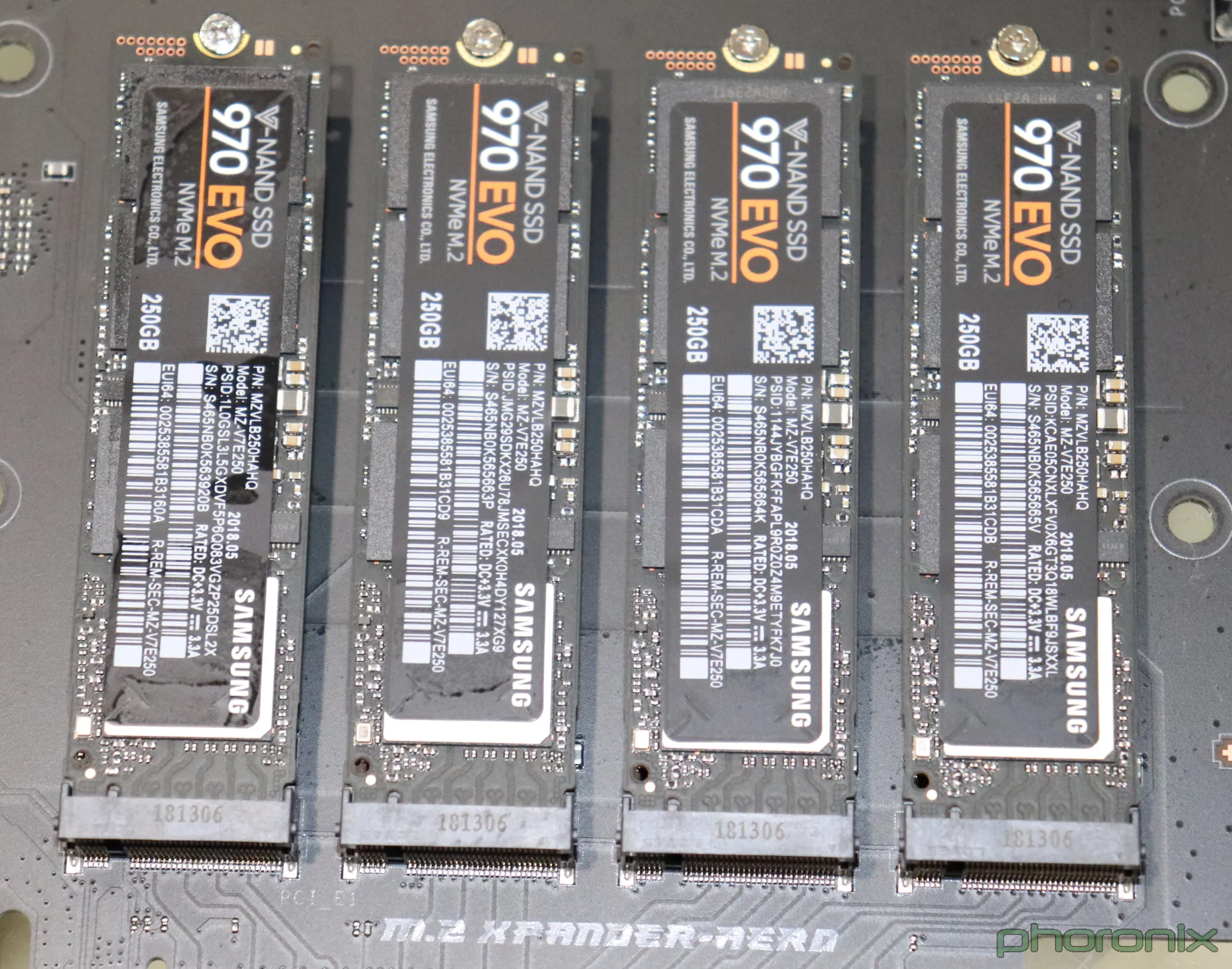 [Phoronix] Linux RAID Benchmarks With EXT4 + XFS Across Four Samsung ...