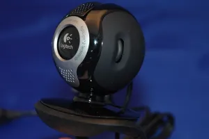 Logitech QuickCam Communicate Deluxe Review - Phoronix