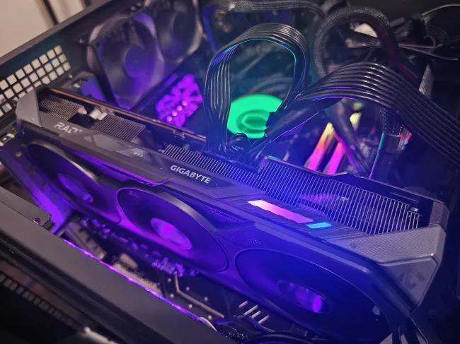 AMD Radeon RX 9070 Ray-Tracing Performance Improving With Mesa 25.2 ...