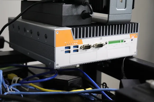 OnLogic Karbon 700: Passively-Cooled, Up To 8 Core / 16 Thread ...