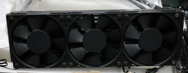 SilverStone XE360-SP5 & XE04-SP5 For Cooling AMD EPYC 9004/9005 4U Servers Review - Phoronix