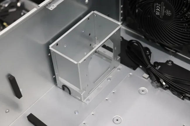 SilverStone RM51 Is A Nice 5U Chassis For Large Servers & Workstations ...