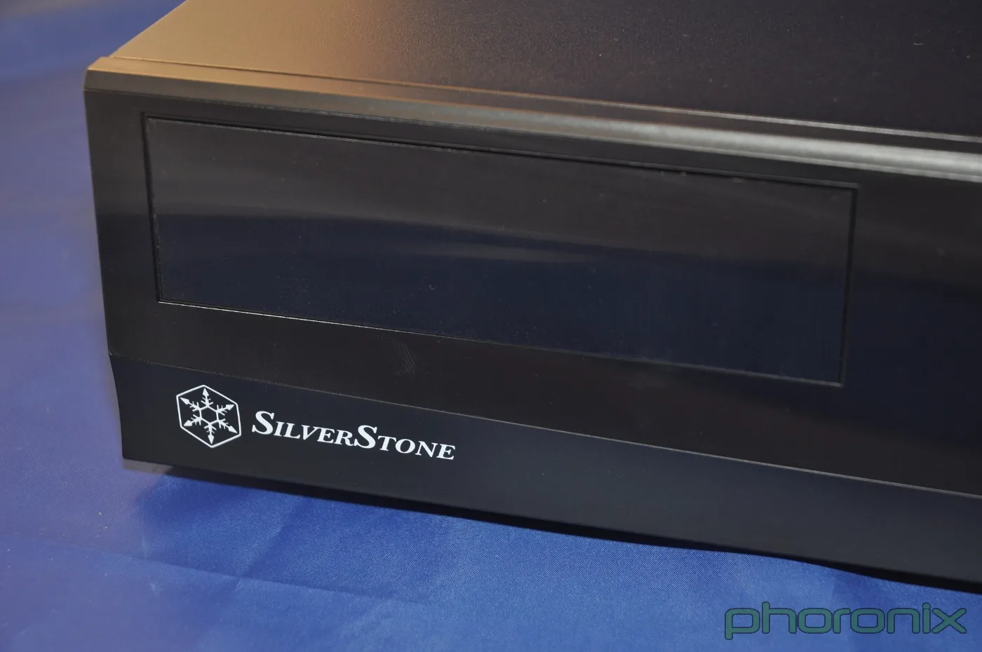 [Phoronix] SilverStone Milo ML03 HTPC Image (Silverstone Ml03 Case2)