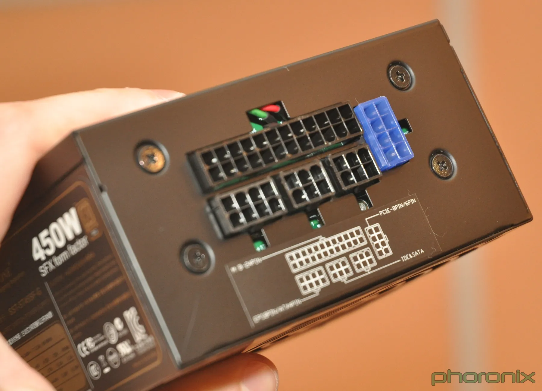 [Phoronix] SilverStone Raven RVZ01 Image (Silverstone Rvz01 Psu6)