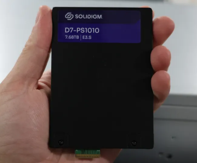 Solidigm D7-PS1010 PCIe 5.0 NVMe SSDs Offer Great Performance For ...