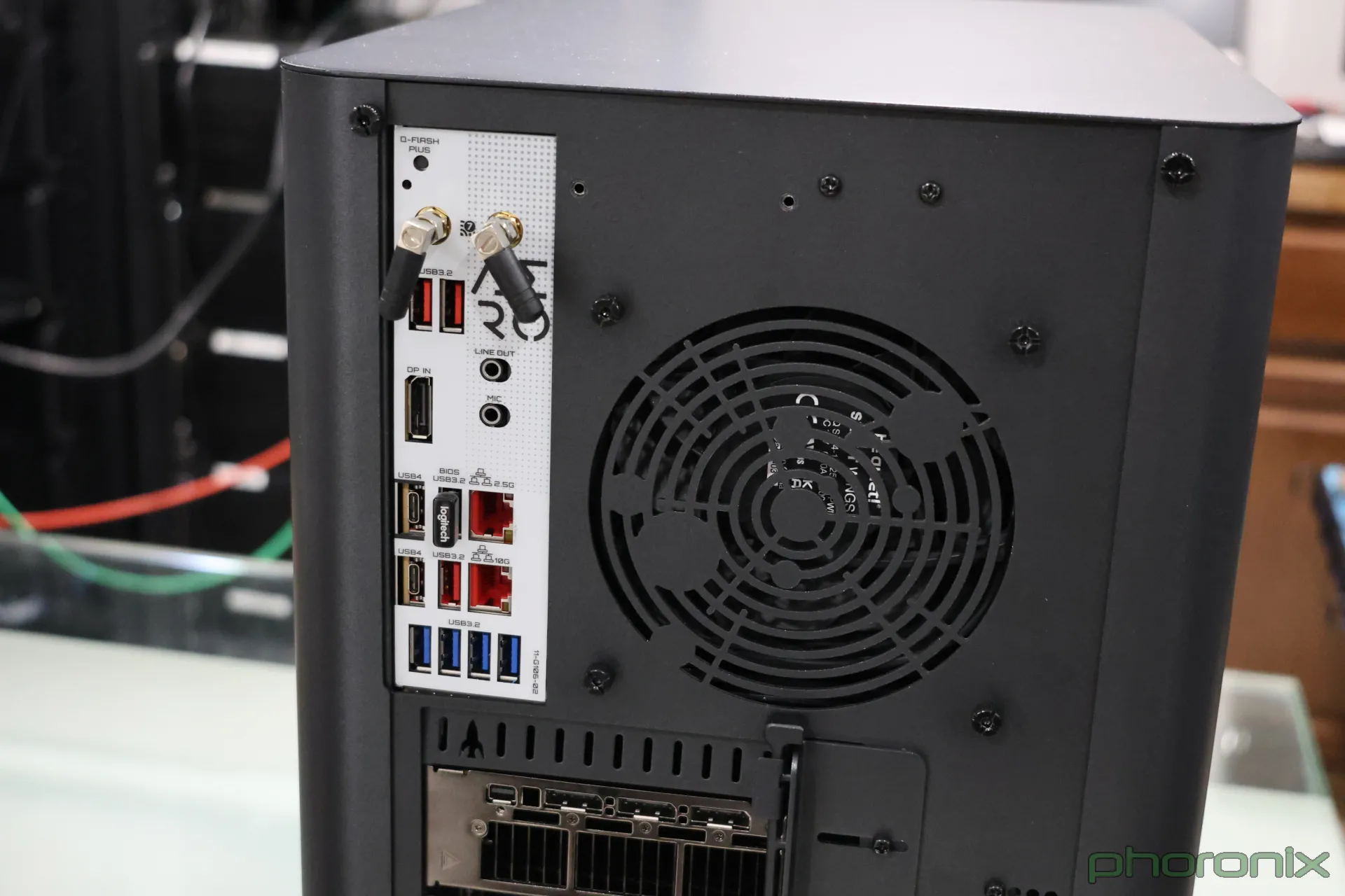 [Phoronix] System76 Thelio Major Powered By AMD Ryzen Threadripper 7000 ...