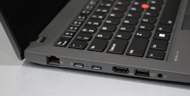 Lenovo ThinkPad P14s Gen 4 w/ AMD Ryzen 7 PRO 7840U Running Nicely On ...