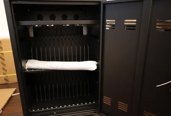 TOUPUWAN 30-Slot Laptop/Tablet Storage Cart Review - Phoronix